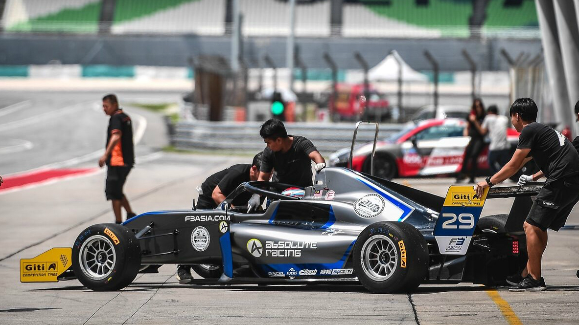Ye Yifei in class of his own as he grabs pole in Asian F3 Winter Series ...